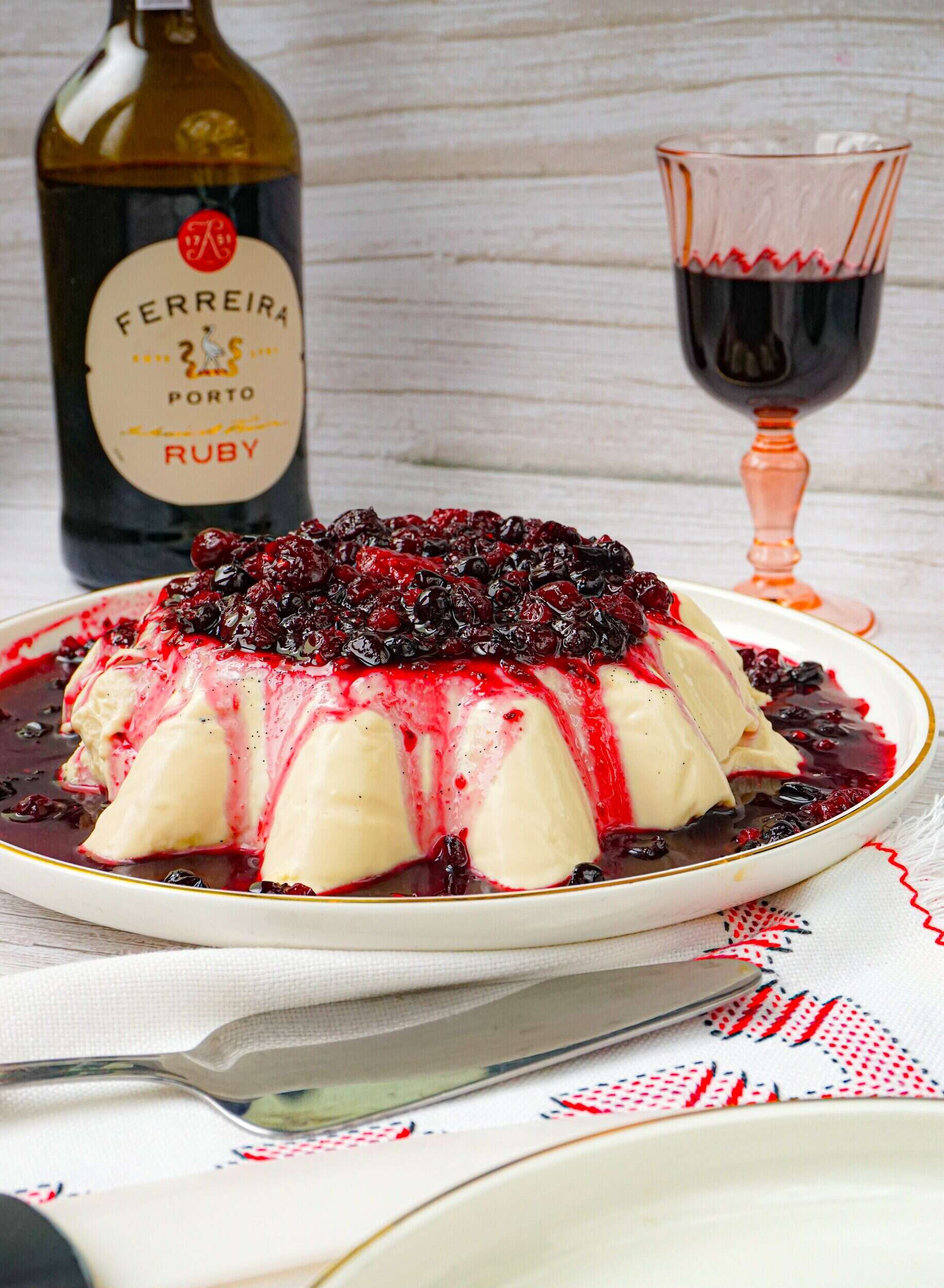 Happy New Year, and a divine Panacota - The Royal Sweet